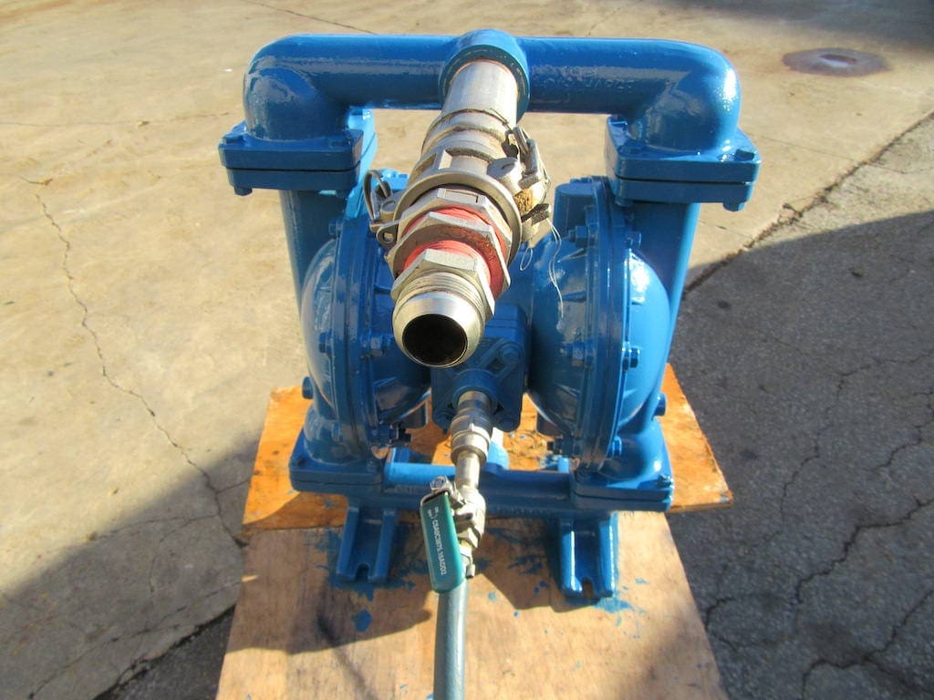 SANDPIPER 1½" (40 MM) S15 Air Operated Dual Diaphragm Pump - Industrial ...